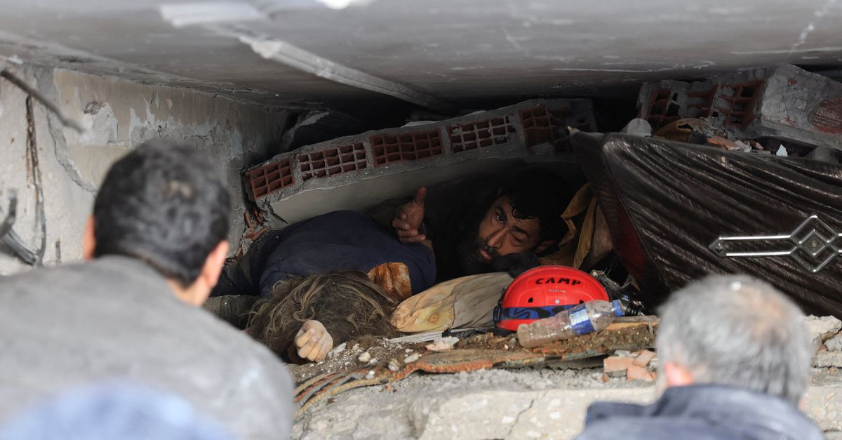 Voor overlevenden onder het puin is kou een groot gevaar - NRC