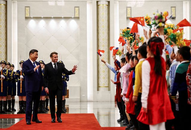 Macron poogt Xi te overtuigen een grotere rol te spelen in beëindigen ...