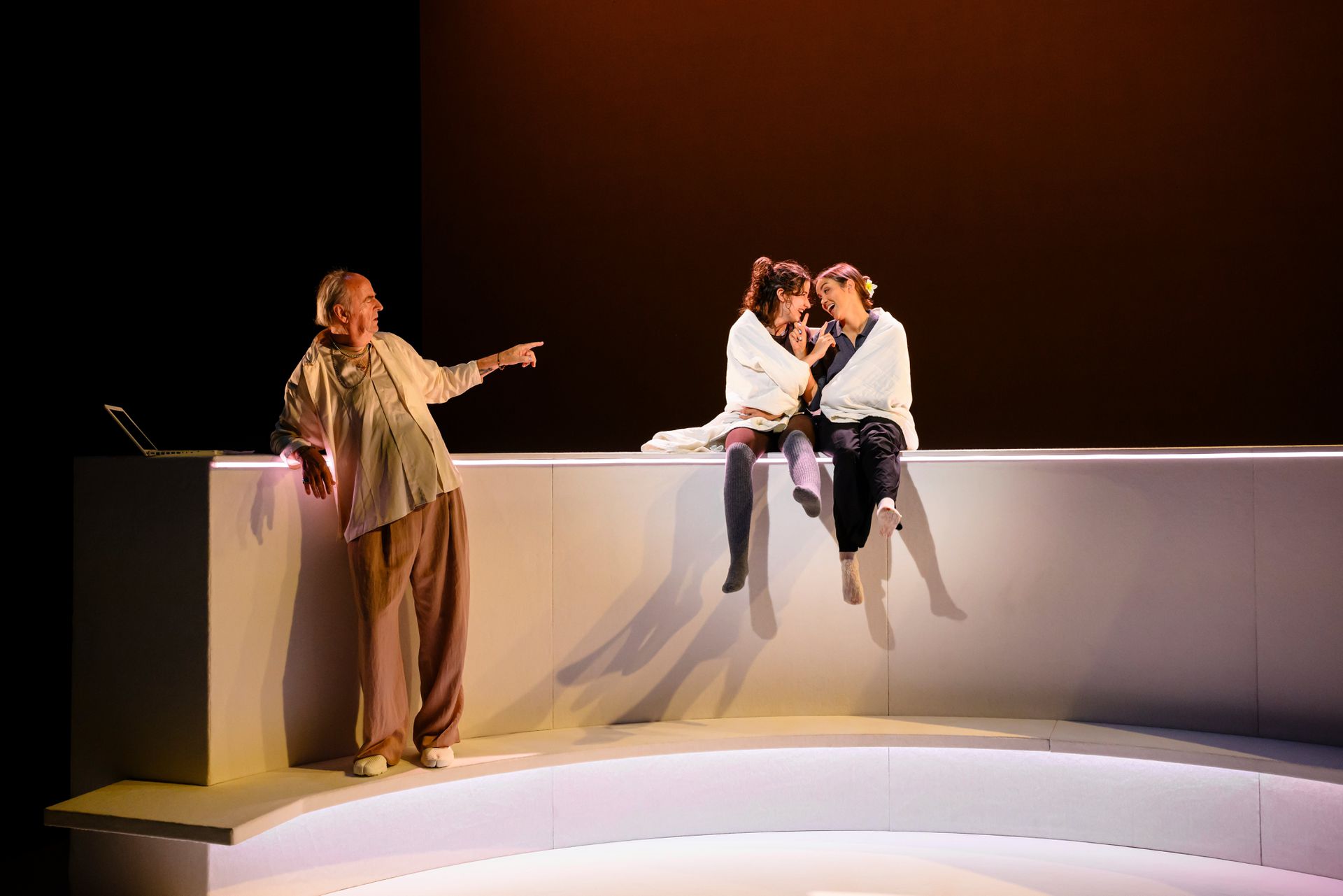 Recensie theatervoorstelling ‘Zachtop lachen’ met Emma Buysse en Kees ...