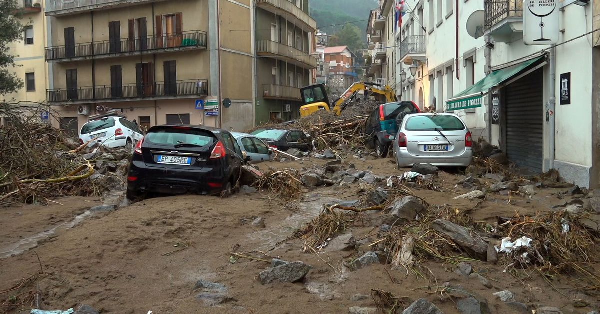 Zeker drie doden bij overstromingen op Sardinië - NRC