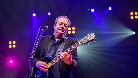 Het allerlaatste grote concert van Thé Lau en The Scene - ‘muziek die ...