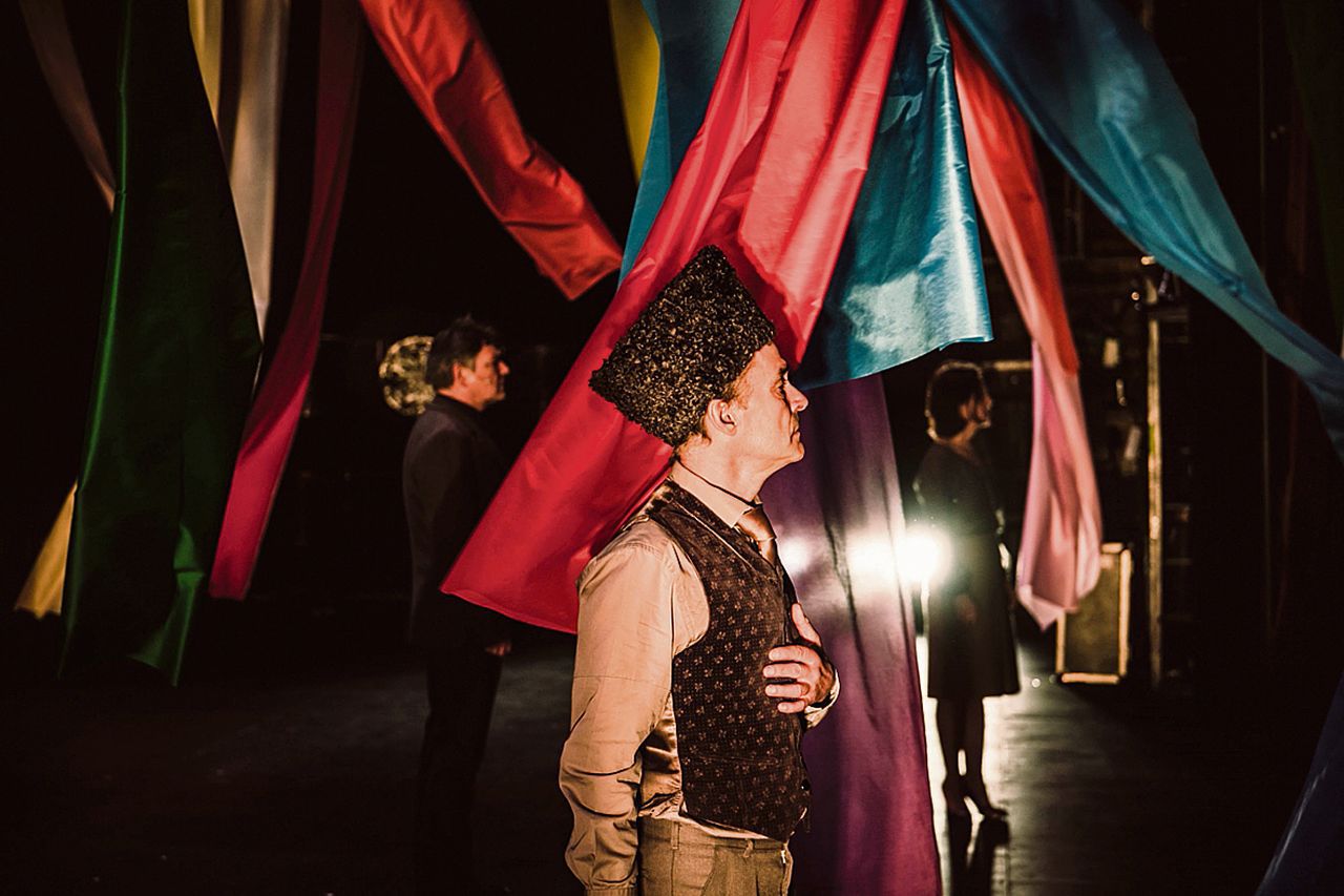 ‘Sneeuw’: schaars belicht spel van verhullen en verblinden - NRC