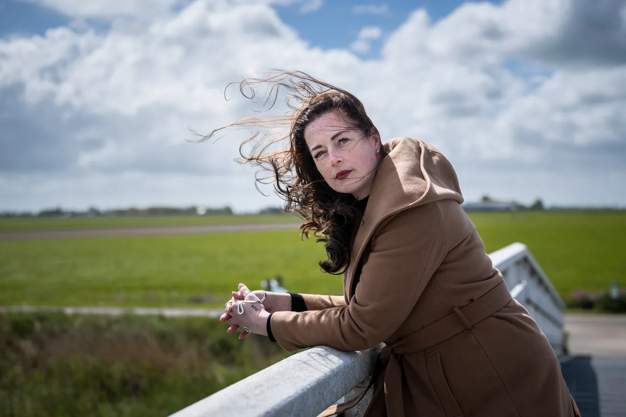 De chronisch zieke Simone wordt geraakt door minstens vijf geplande ...