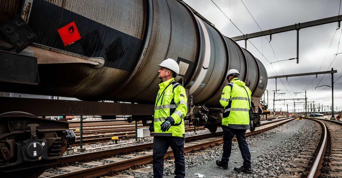 Fors meer lekken van gevaarlijke stoffen uit goederentreinen ...