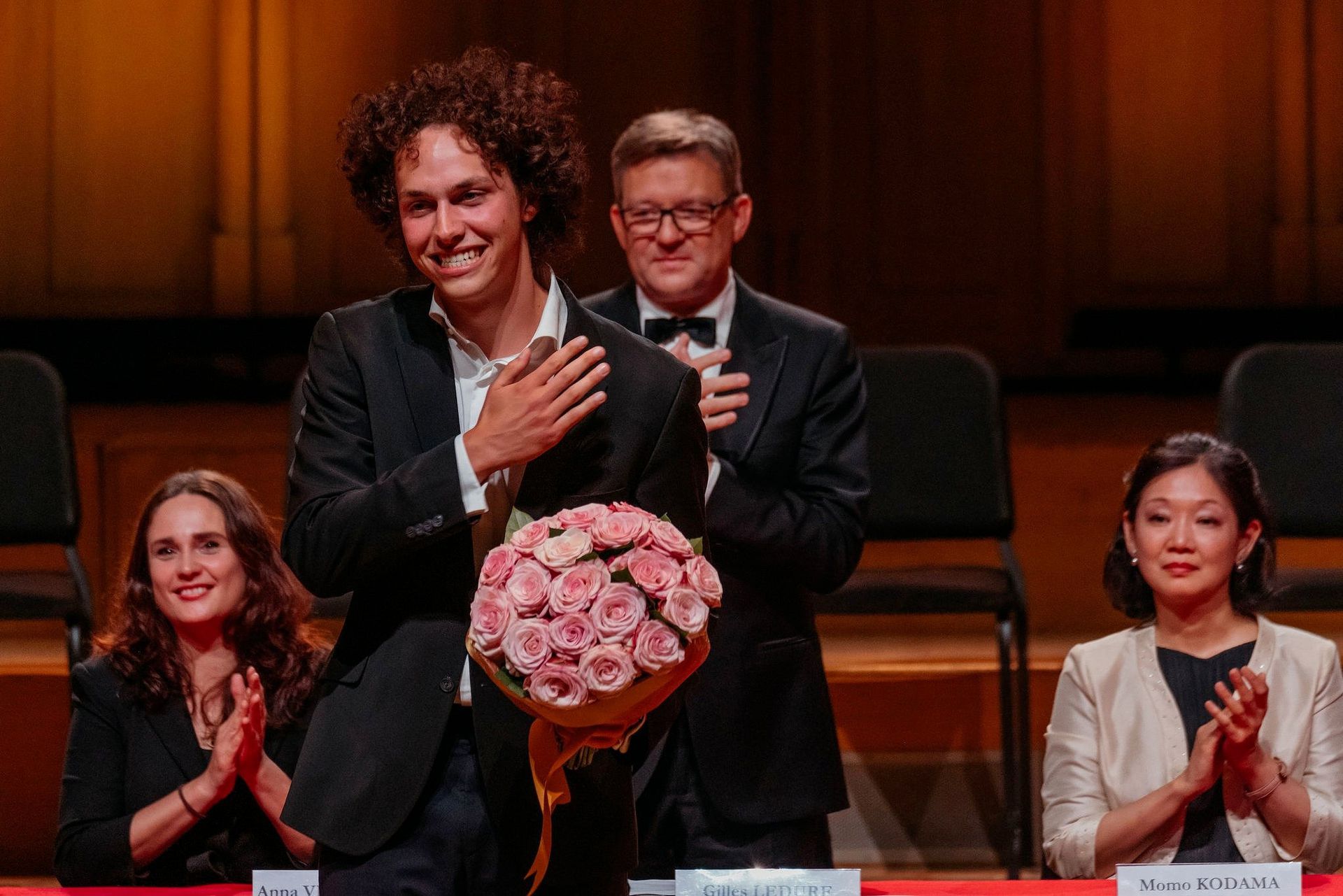 Pianist Nikola Meeuwsen (23) wint prestigieuze Koningin ...