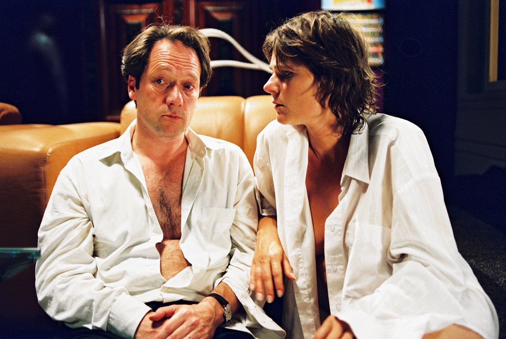 Maria Goos’ ‘Cloaca’ (2002) is weer actueel: het knettert binnenskamers ...