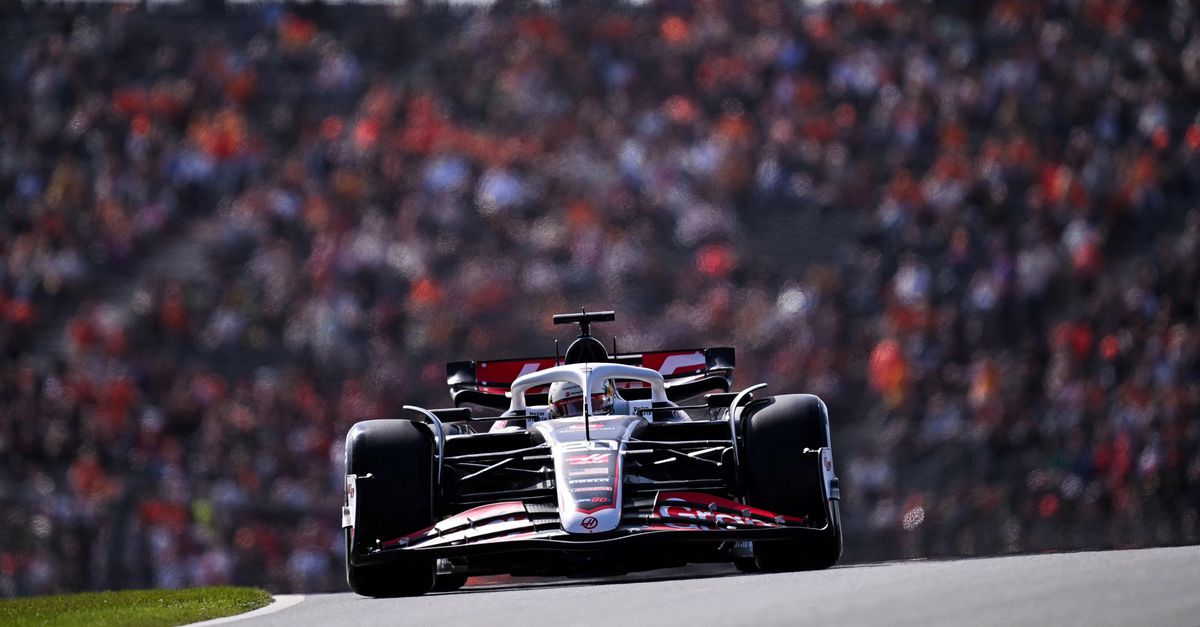 Russische miljardair legt beslag op raceauto's van Formule 1-team dat ...