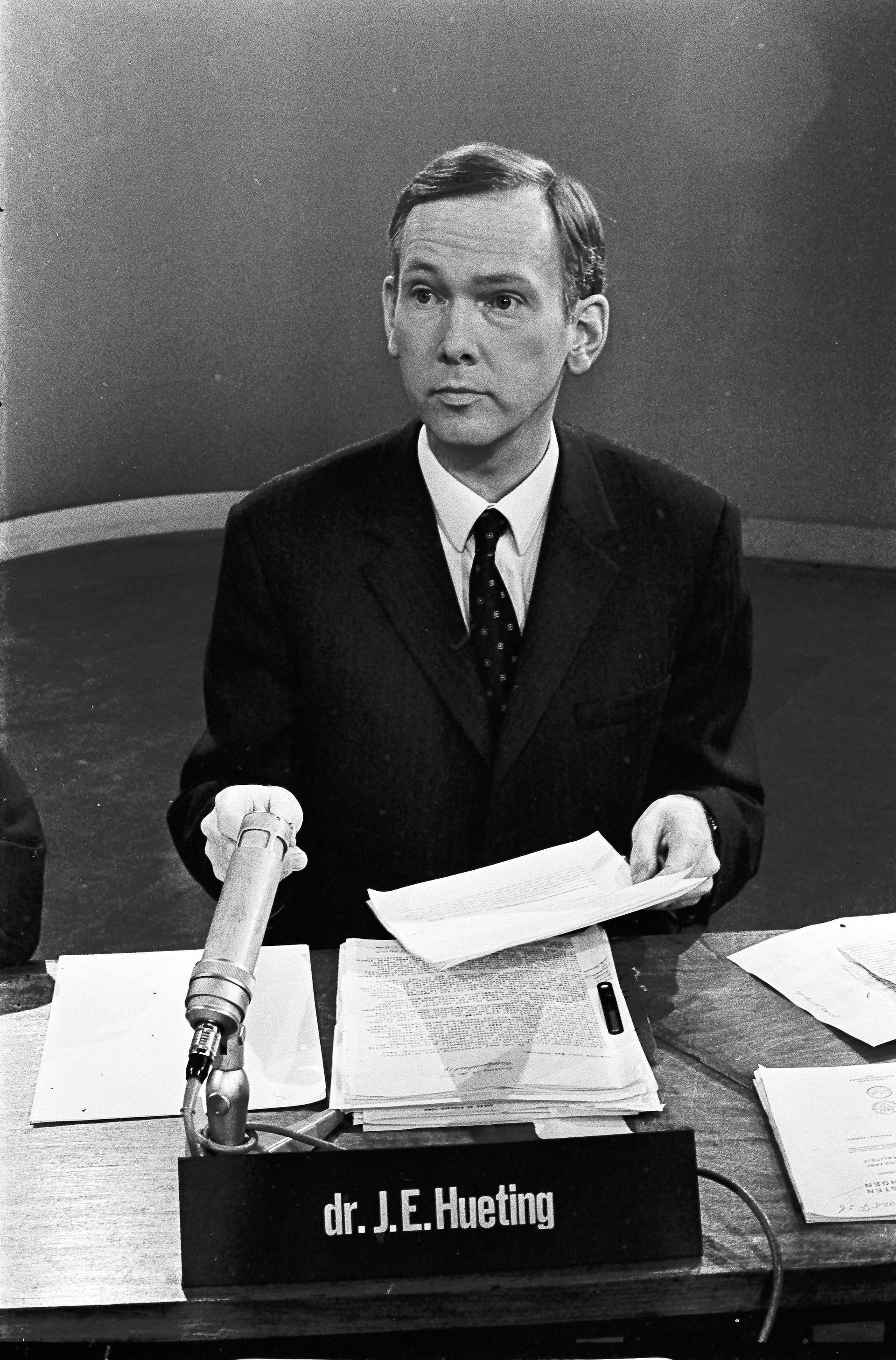 Joop Hueting sprak als eerste over ‘afschuwelijk vertoon van geweld’ in ...