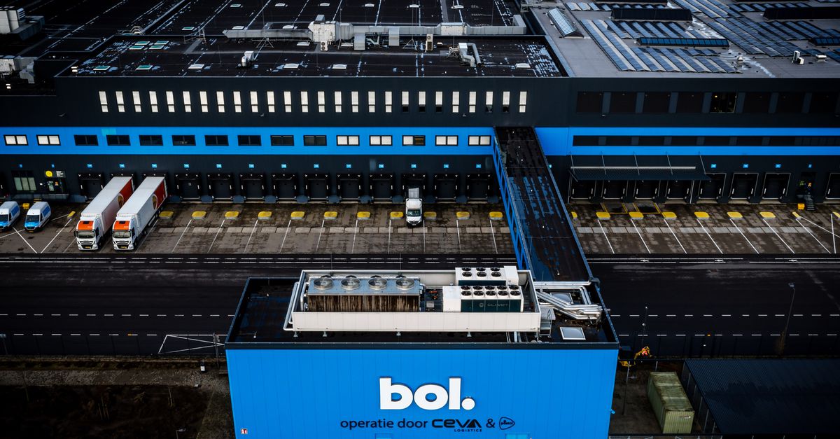 Toezichthouder onderzoekt webshop bol vanwege mogelijke bevoordeling ...