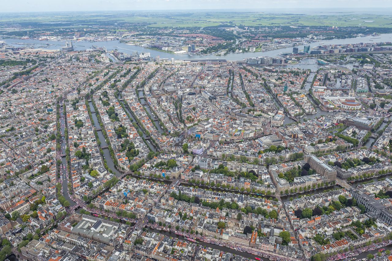 Helikopters boven Amsterdam: college kan het niet verbieden - NRC
