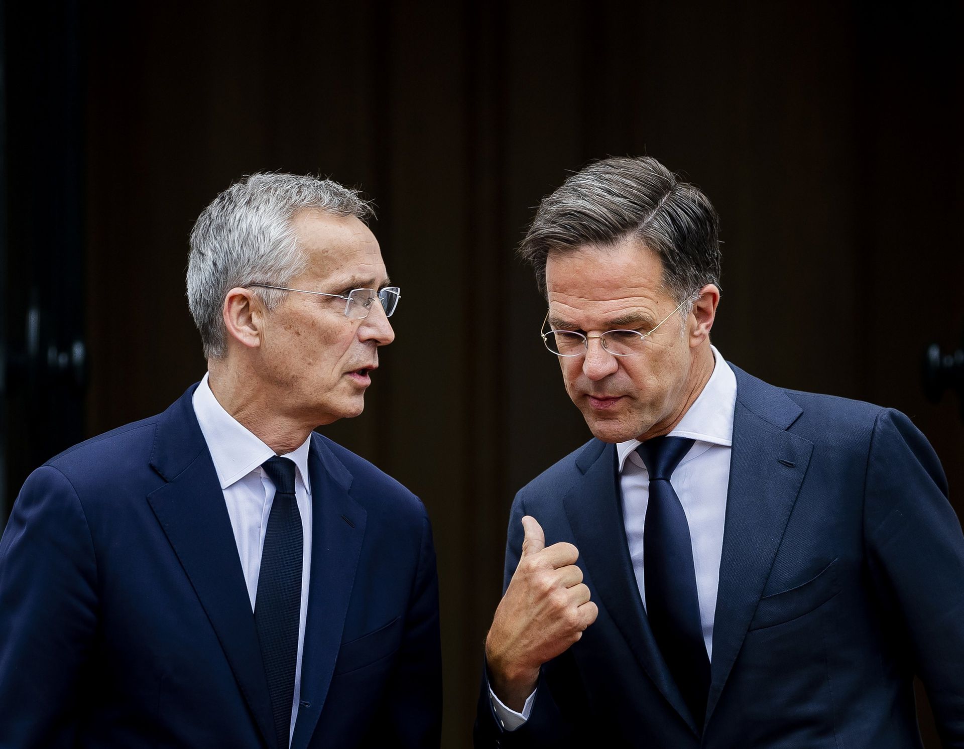 NAVO trekt eerder aan Mark Rutte dan verwacht - NRC