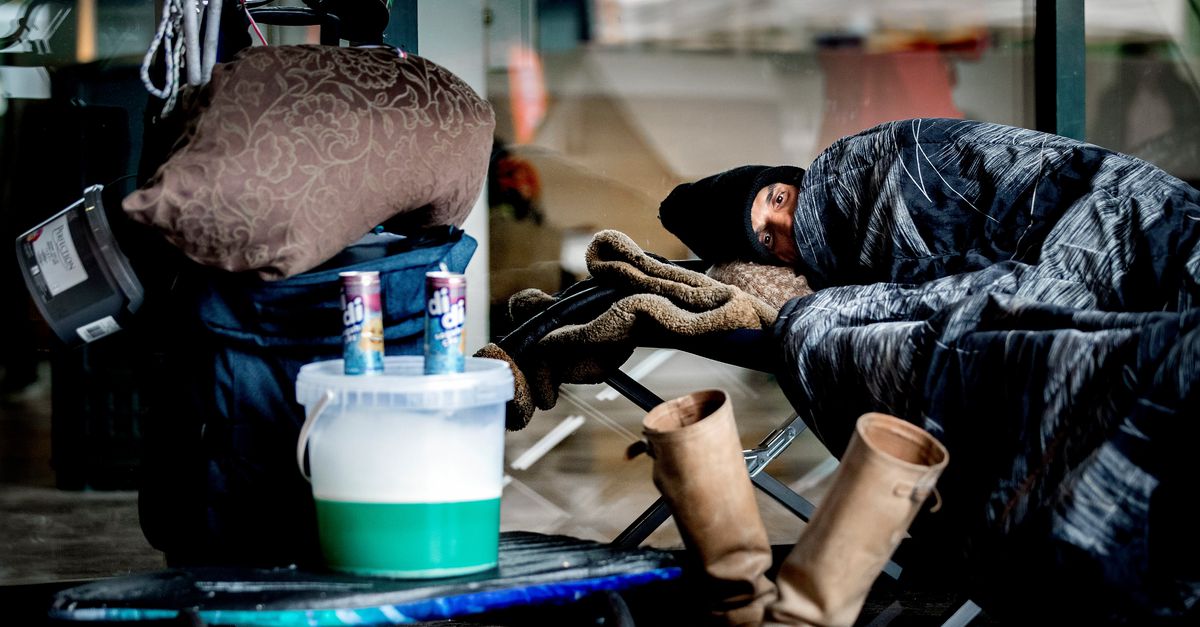 Aantal daklozen in Nederland in tien jaar tijd ruim verdubbeld - NRC