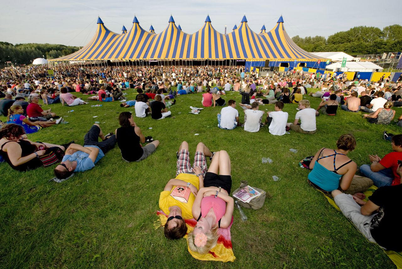 In het gras bij Lowlands, deel 18 - NRC