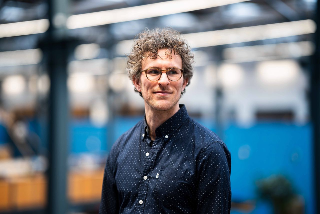 ‘We gooien goed werkende telefoons weg, vol kritieke grondstoffen. Dat ...