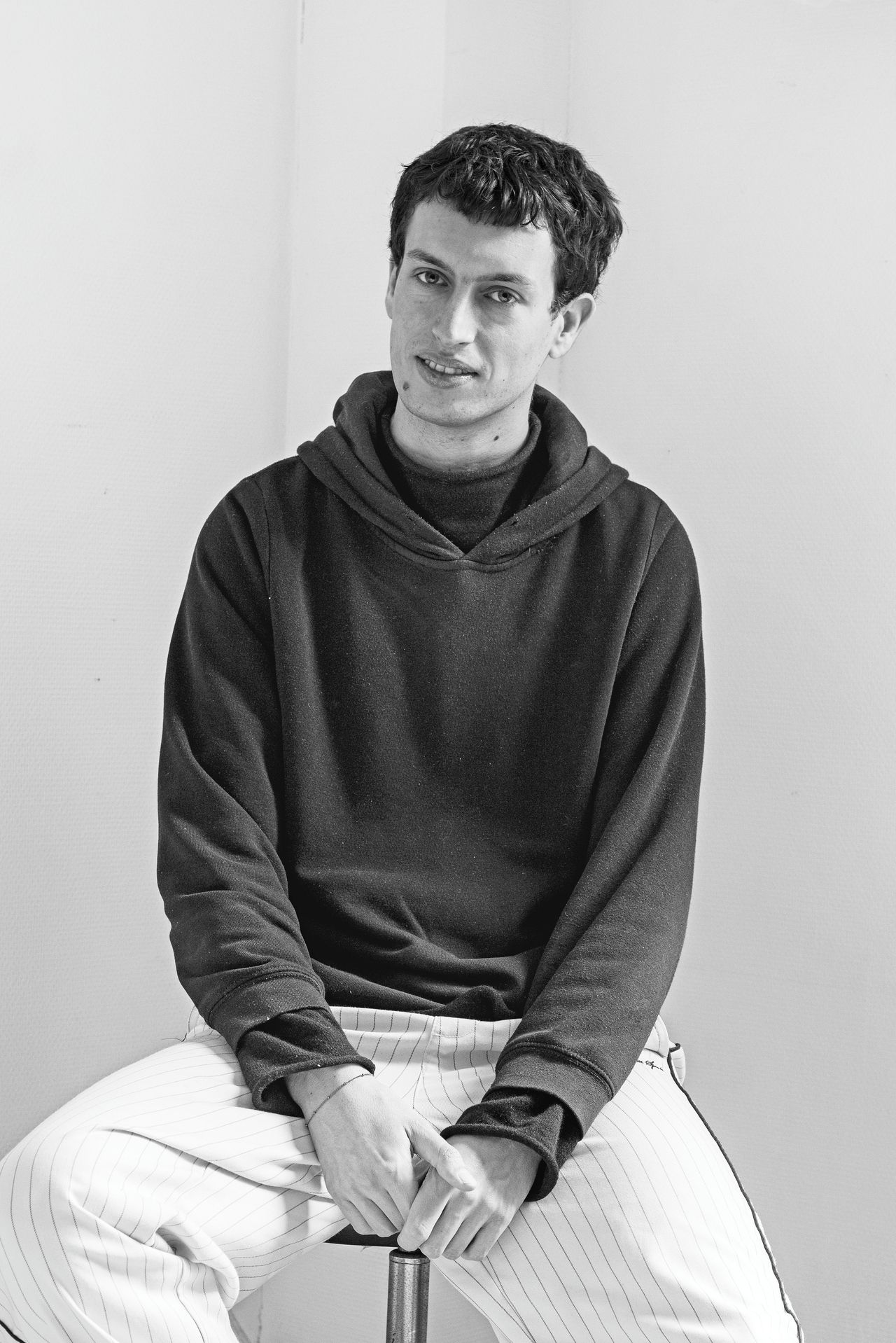 Debutant Tiemen Hiemstra’s fijnzinnigheid brengt ‘W.’ tot leven - NRC