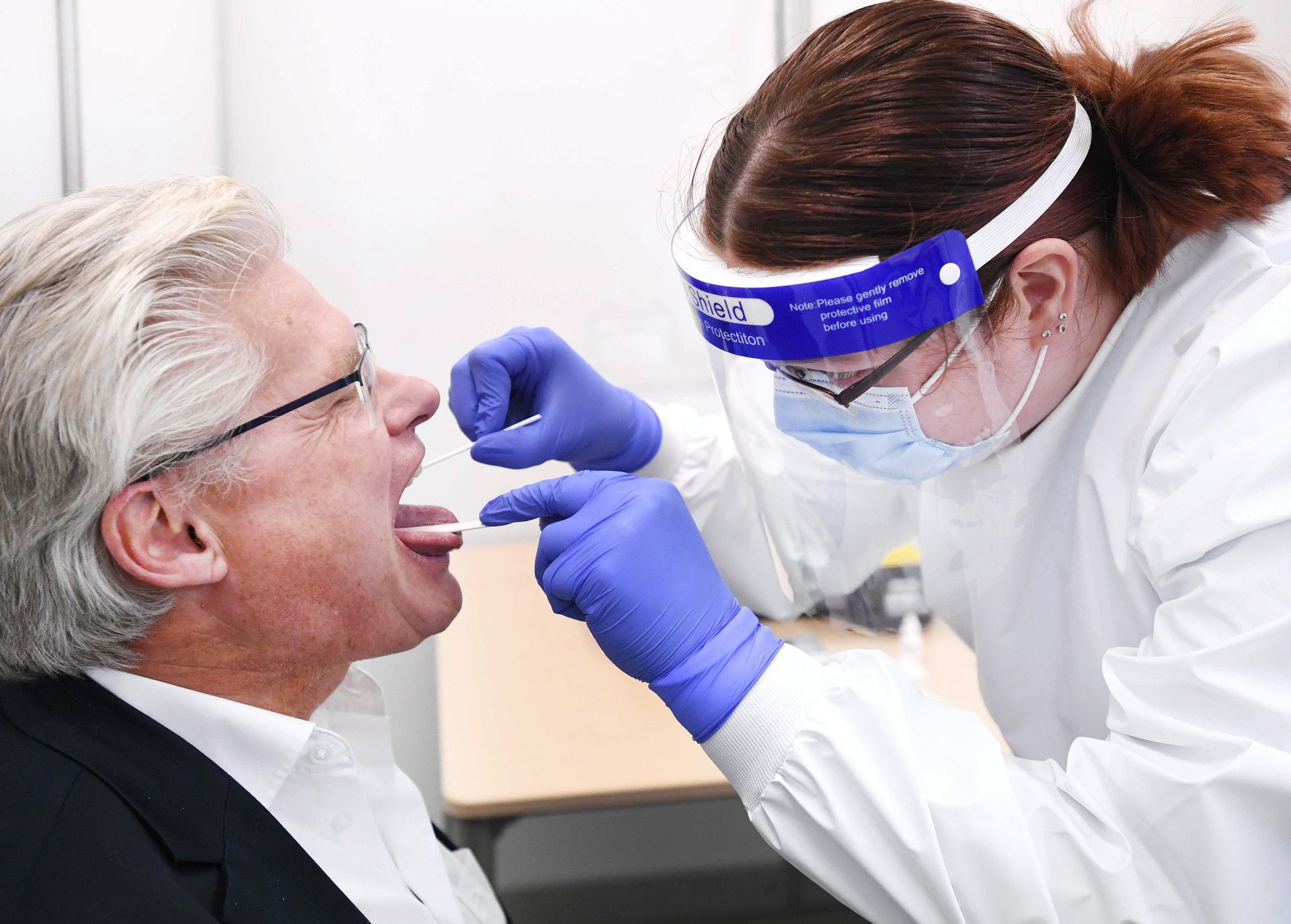 Ministerie zet eigen testketen op naast GGD’s en laboratoria - NRC