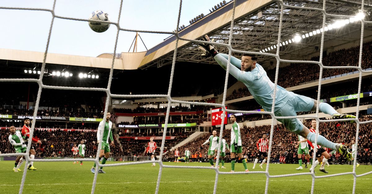 Koploper PSV klopt Feyenoord op tactiek, gretigheid en energie - NRC