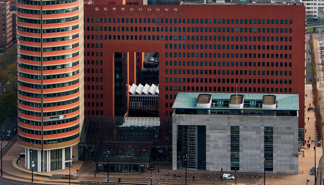 2,5 jaar cel voor ontvoering en misbruik 12-jarig meisje uit Rotterdam ...