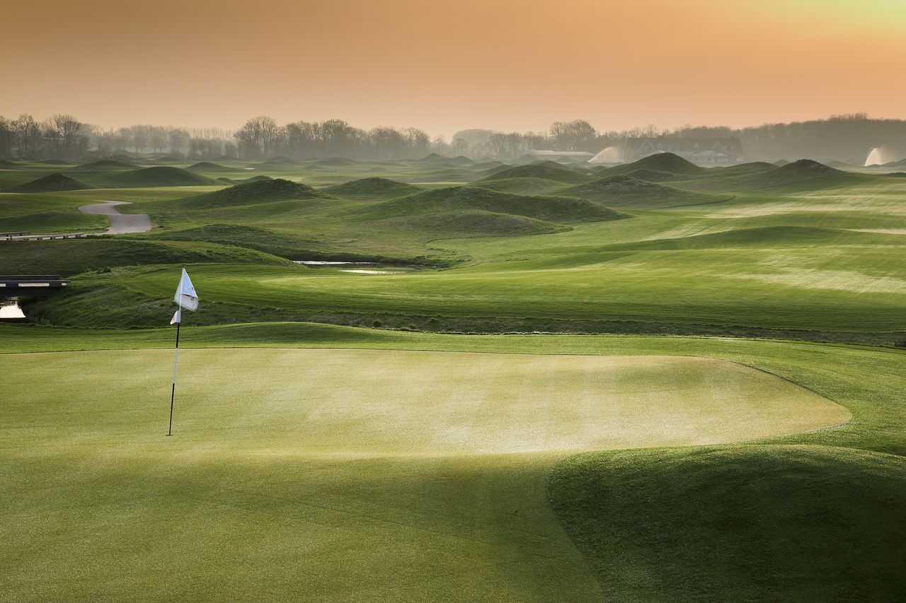 18 holes en kaviaar toe - NRC