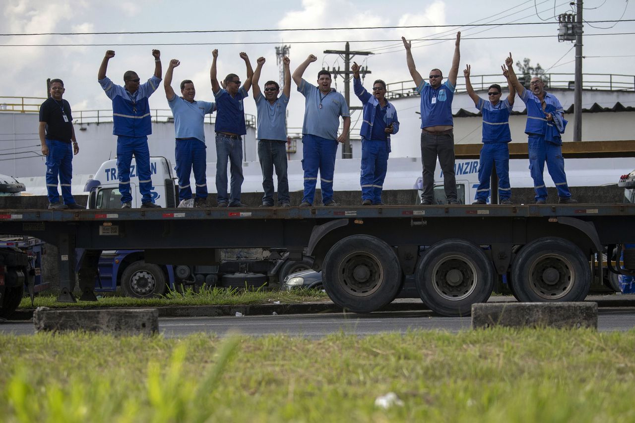 Lege schappen staan symbool voor verval in Brazilië - NRC