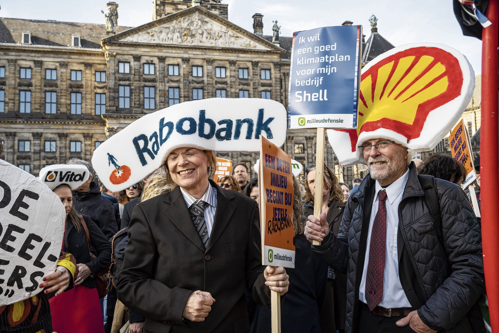 Beleggingshoofd pensioenfonds PMT: ‘Wij denken dat Shell juist de weg kan wijzen bij ...