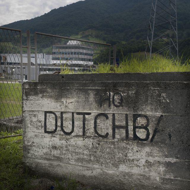 Terugkijken op ‘Srebrenica’: het oude onderkomen van Dutchbat - NRC