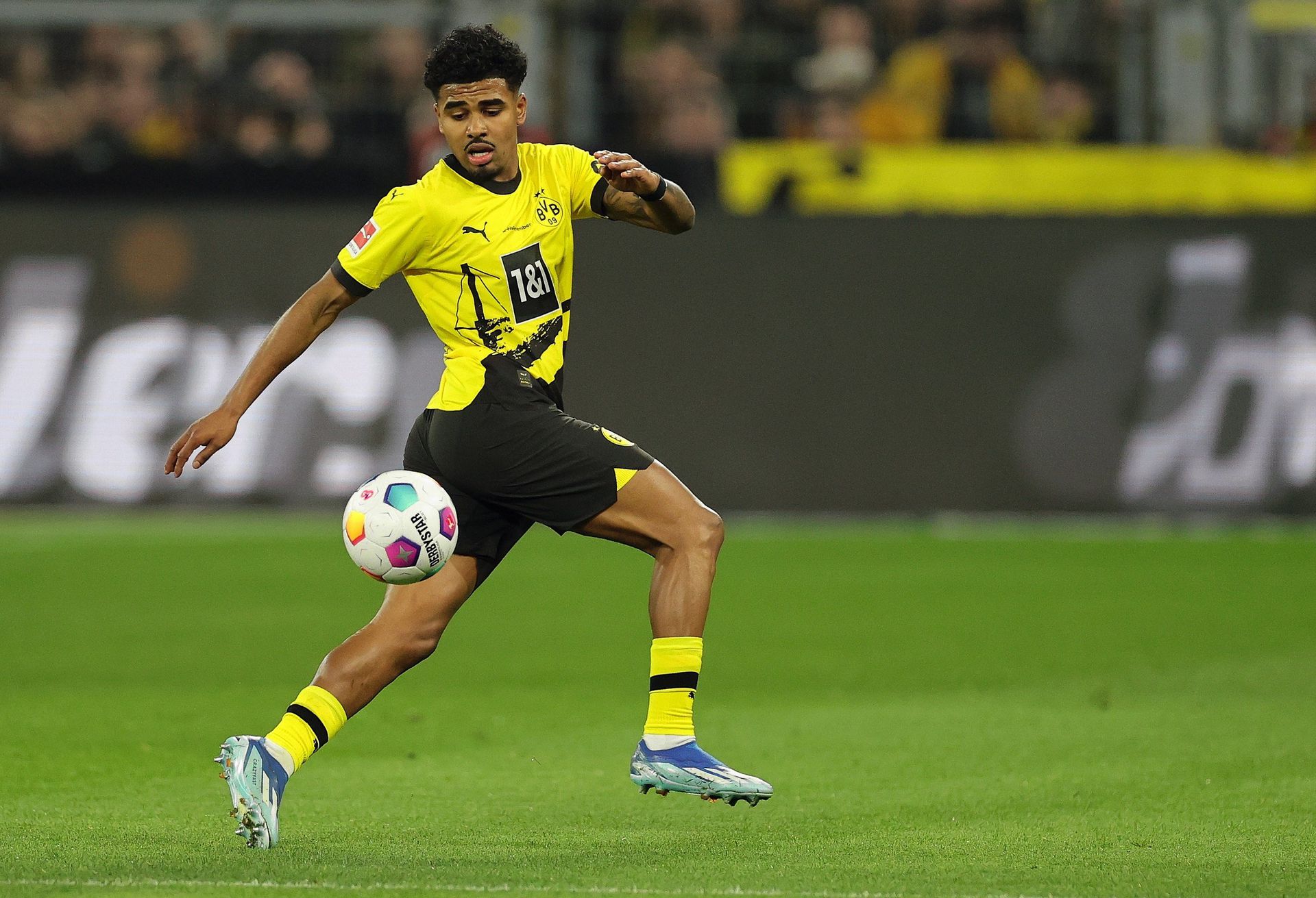 Dortmund-verdediger Ian Maatsen (21) ging op zijn zestiende naar ...