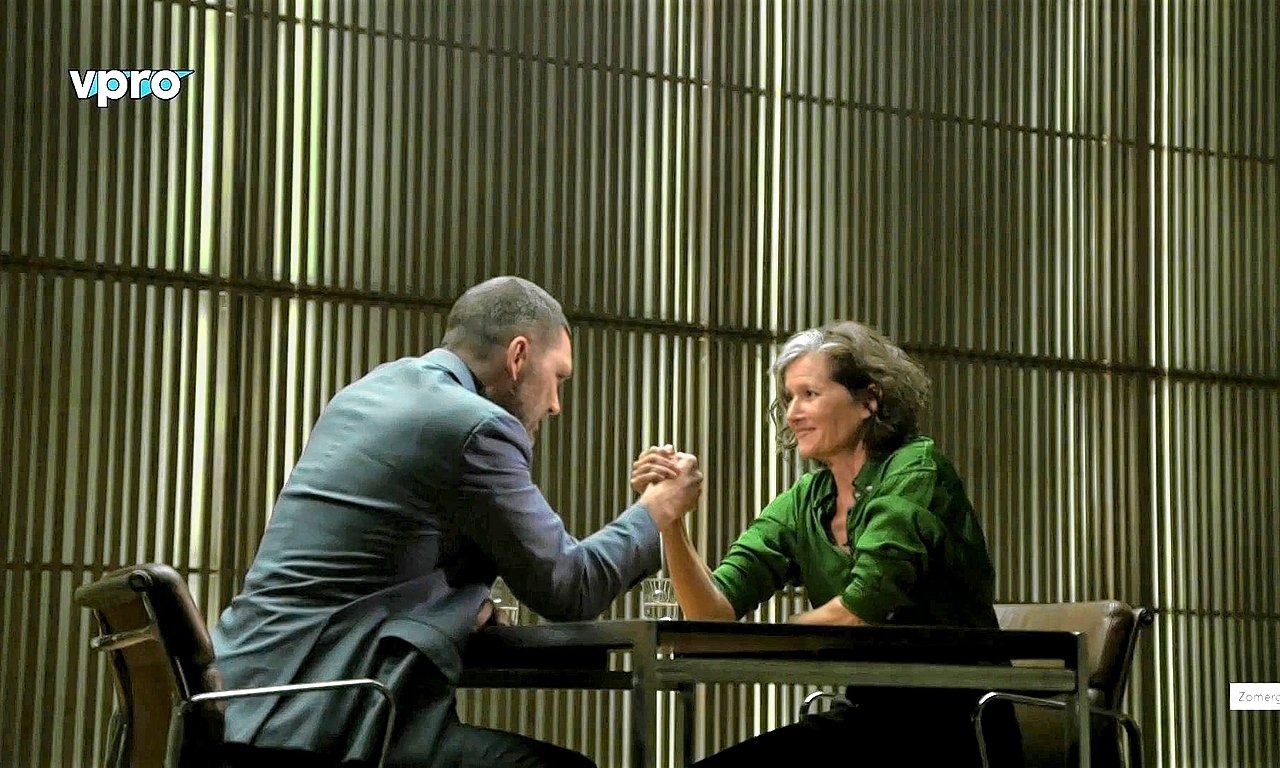 Tv-recensie | Schrijver Bibi Dumon Tak laat zich zien in een ouderwets ...