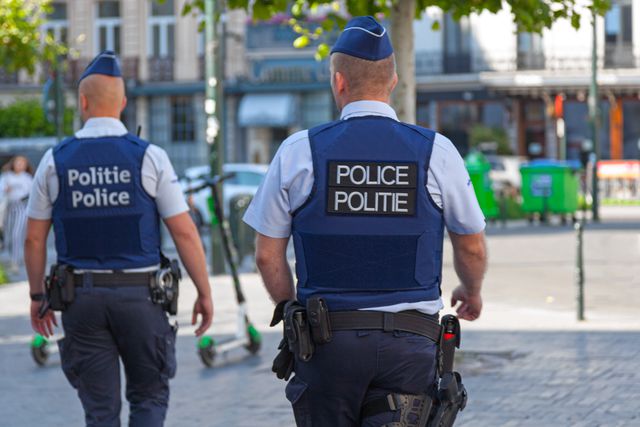 Nummer twee federale politie België treedt tijdelijk terug om ...