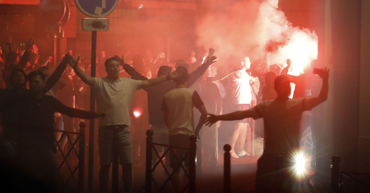 Politie clasht met Engelse supporters in Lille - NRC