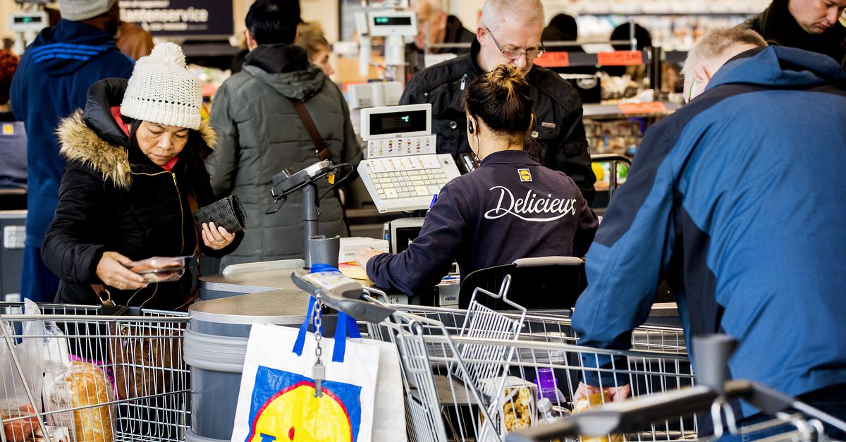 CBS: inflatie in april weer iets toegenomen - NRC