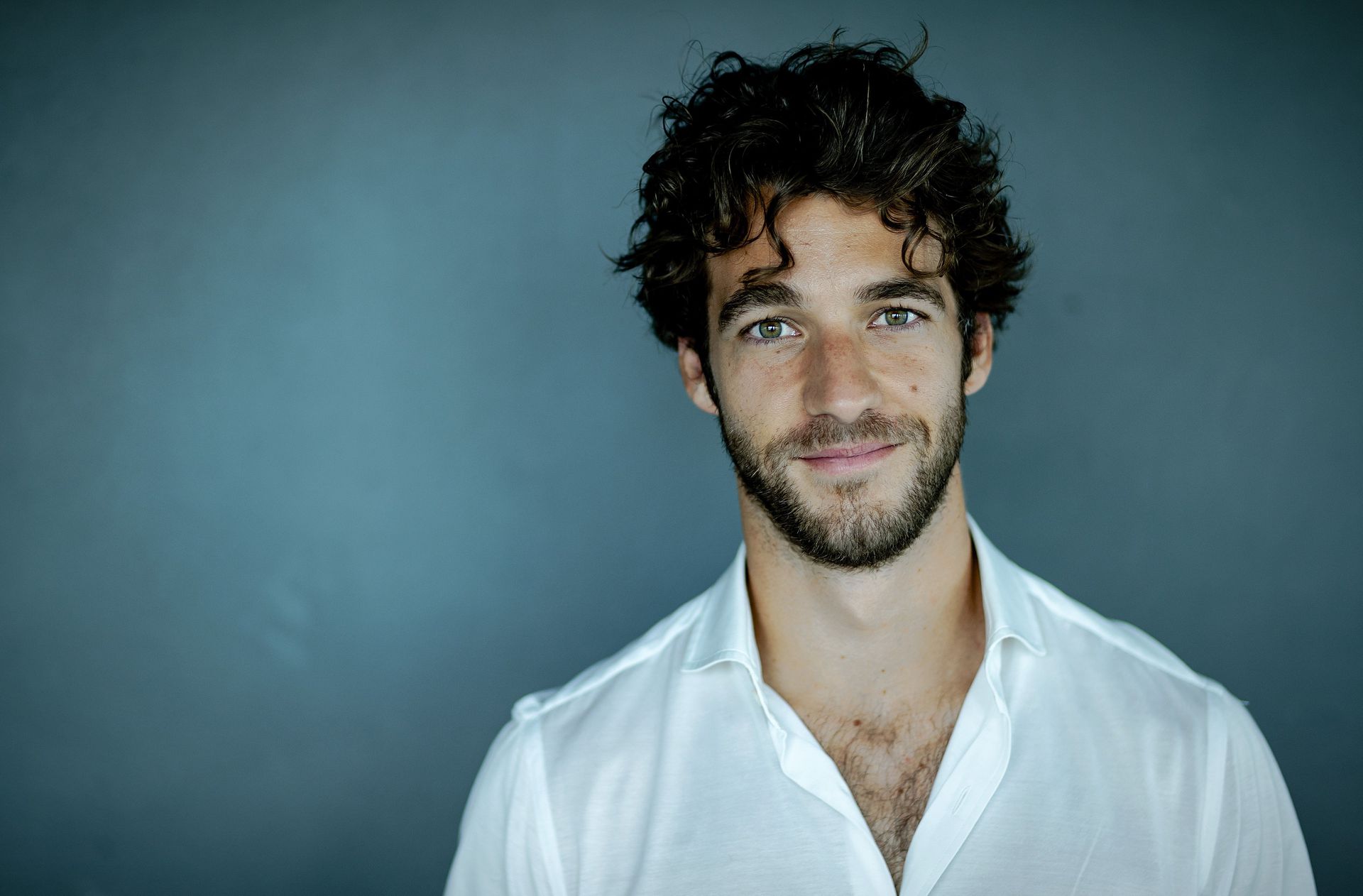 Chef-dirigent Lorenzo Viotti vertrekt in 2025 bij De Nationale Opera - NRC