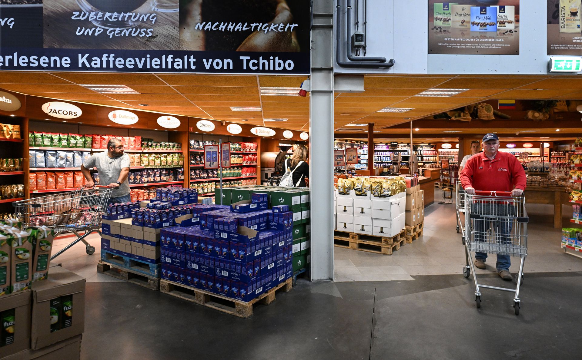 De prijsbewuste consument koopt aan beide kanten van de grens - NRC