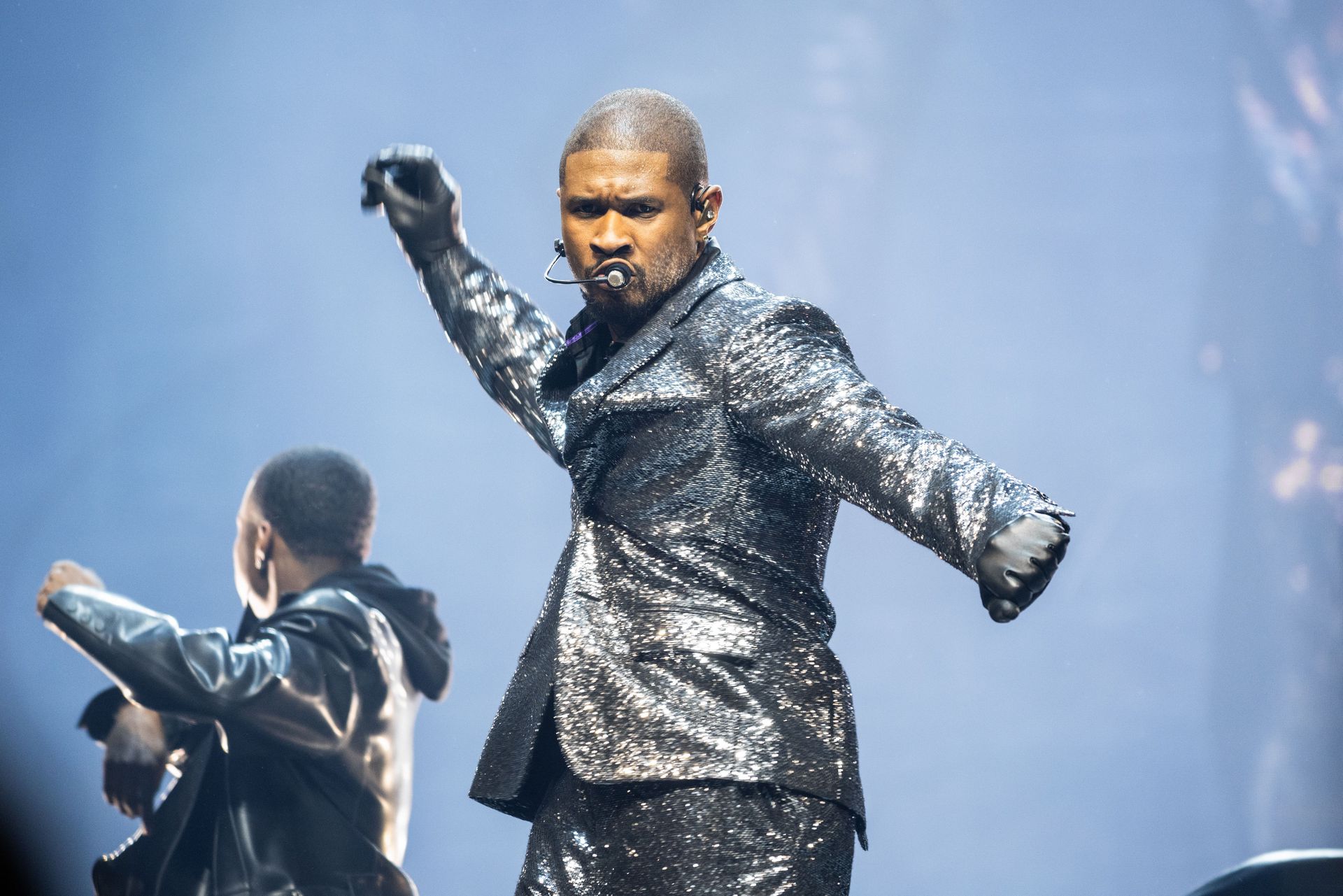 Bij Usher is natuurlijk niets subtiel, en toch is zijn wervelende Las ...