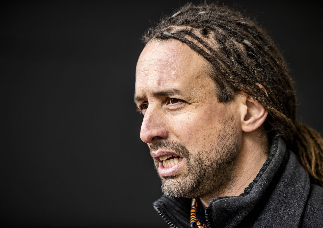 Willem Engel veertien dagen langer vast op verdenking van opruiing - NRC