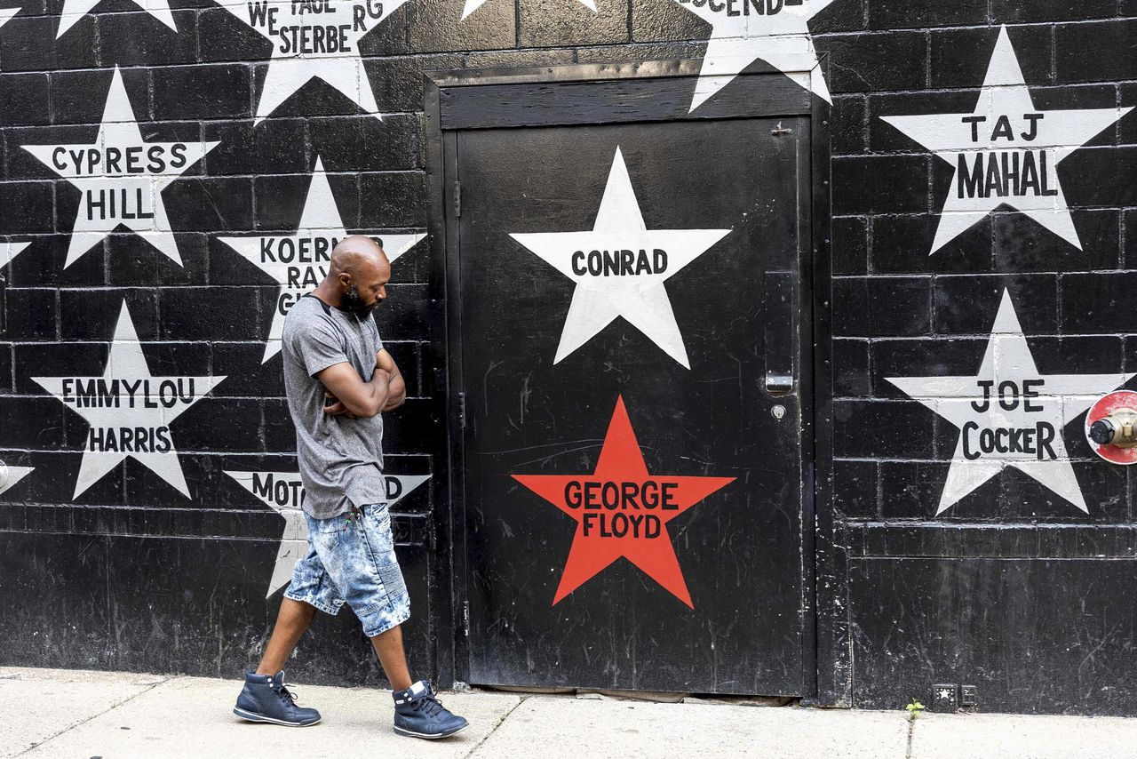 Een jaar na de dood van George Floyd - NRC