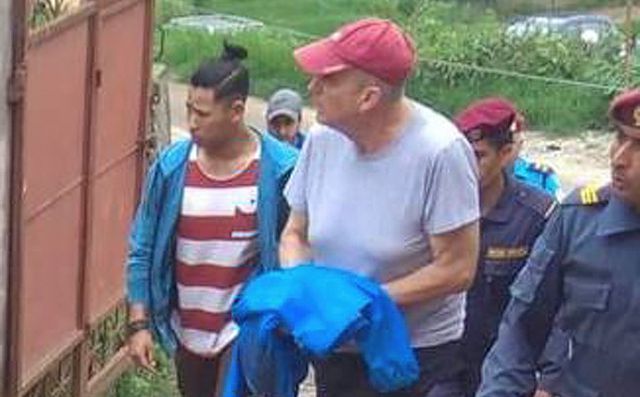 Kinderrechtenactivist Peter Dalglish krijgt negen jaar cel voor ...