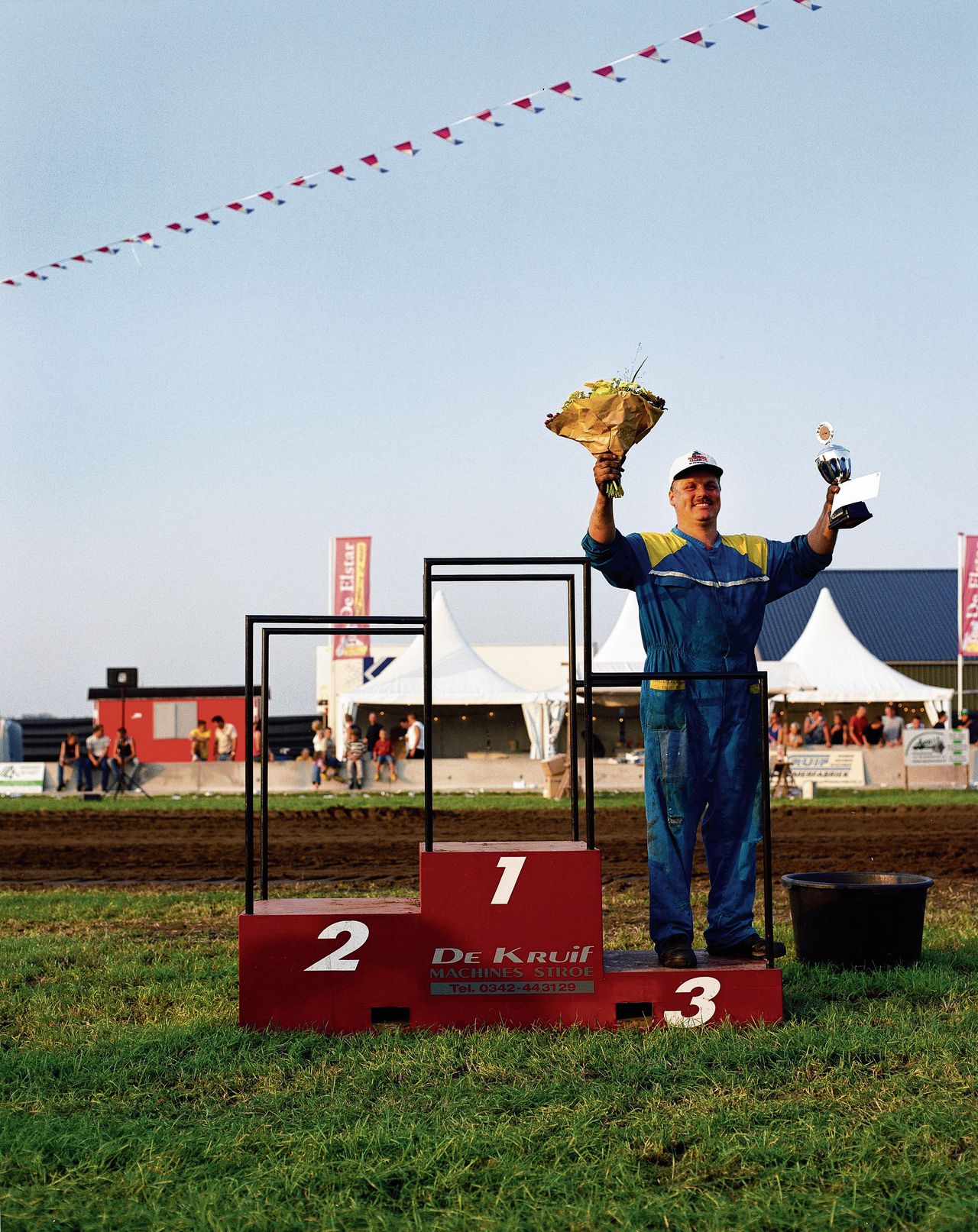 Fotograaf Jan Dirk van der Burg is wars van alle hoge-kunstadoratie - NRC
