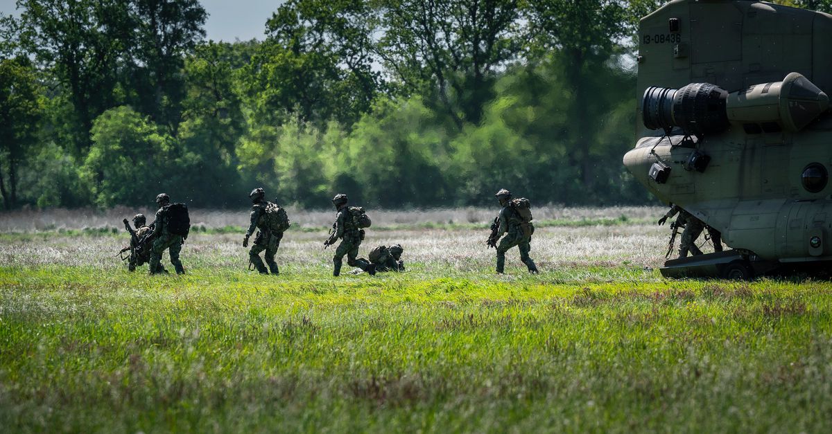 Nederlandse defensie-uitgaven voor het eerst sinds de jaren negentig ...