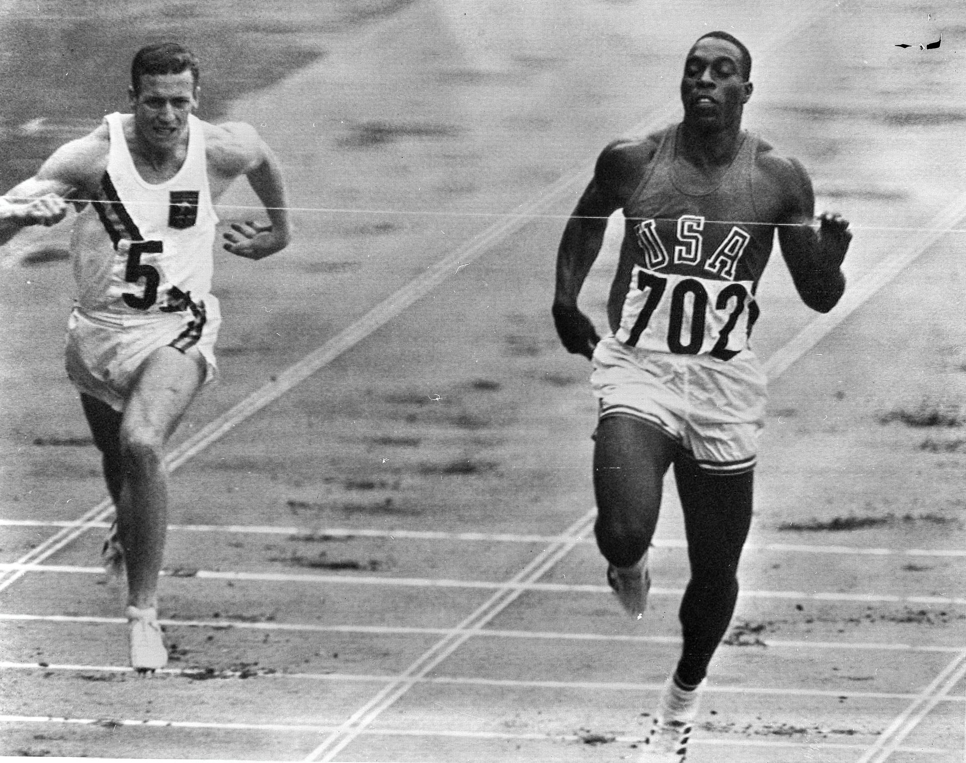Joe Frazier en de verdwenen linkerschoen van de Amerikaanse sprinter ...
