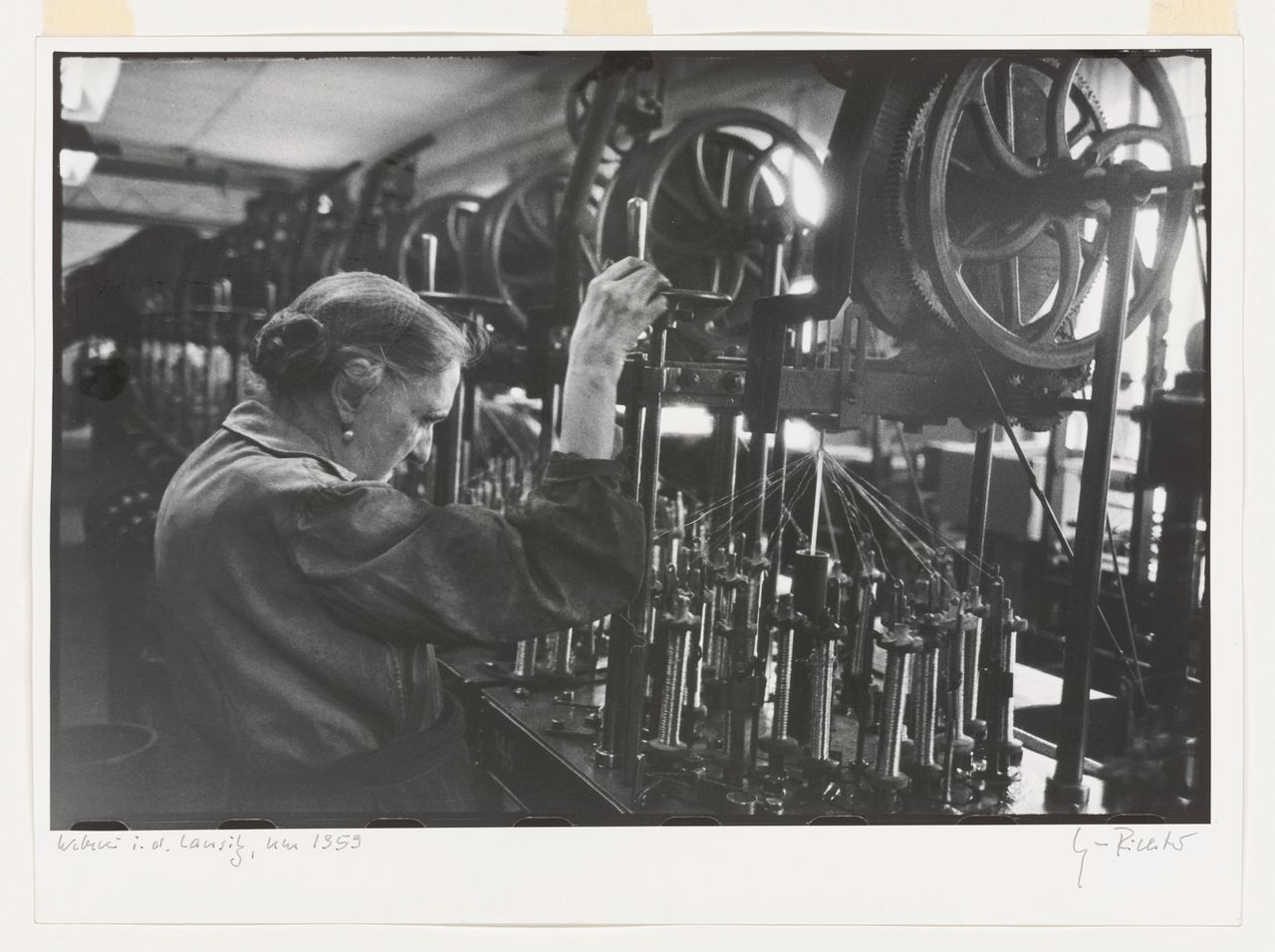 Uit iedere foto blijkt hoe empathisch de Oost-Duitse fotograaf Evelyn ...