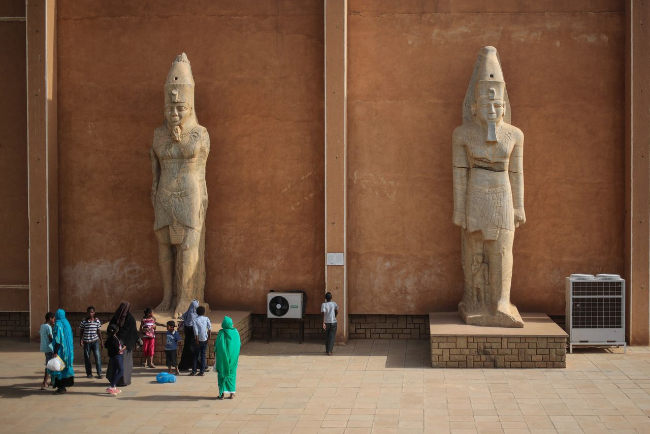 In de oorlog in Soedan zijn ook kisten met mummies het slachtoffer. ‘Ze ...