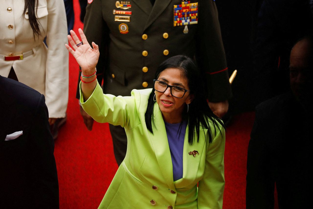 ‘CIA-directeur John Ratcliffe bezoekt interim-president Delcy Rodríguez ...