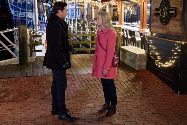 Hoe de kleuren van winterjassen het verhaal vertellen in Hallmark ...