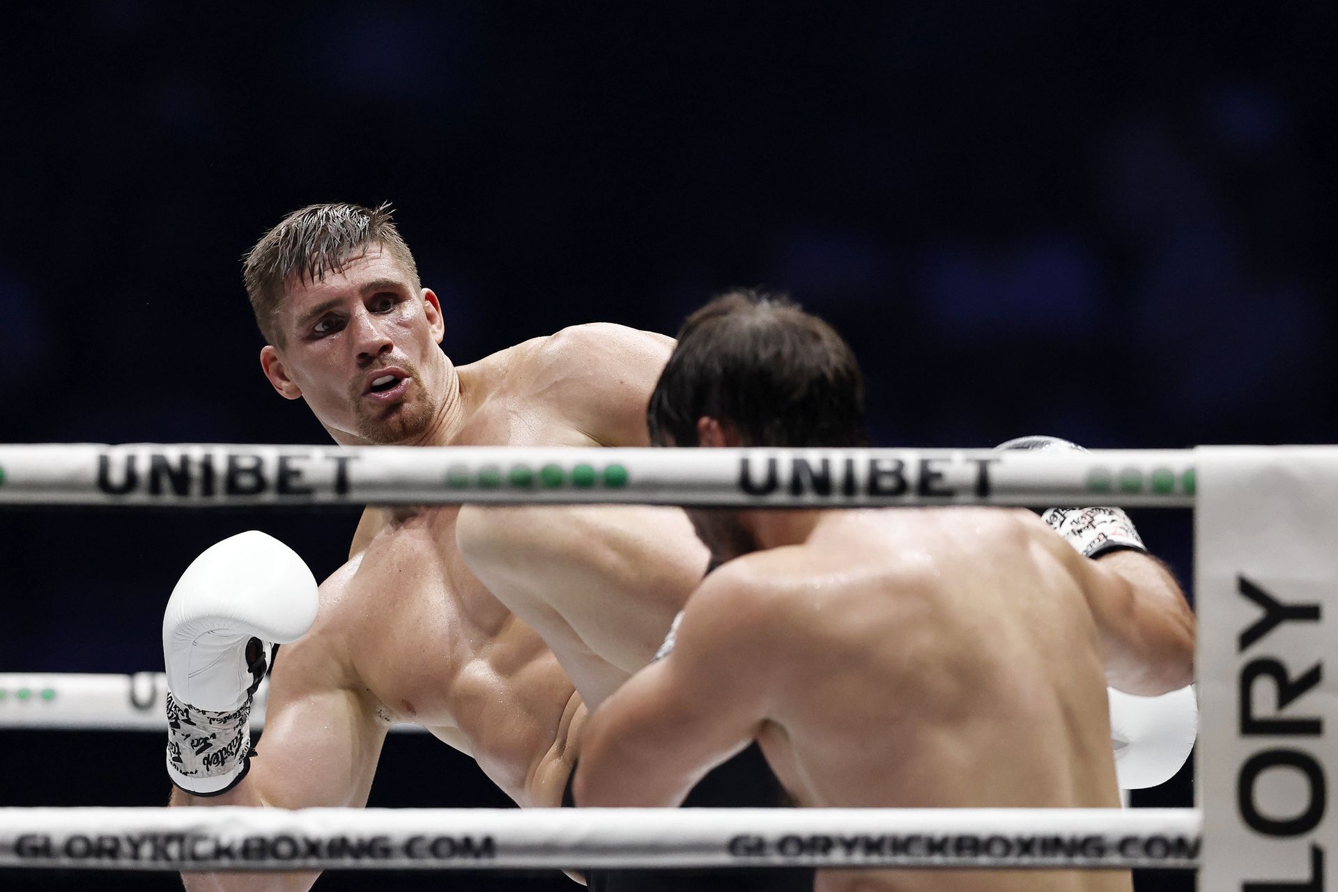 ‘Koning van het kickboksen’ Rico Verhoeven is groter geworden dan de ...