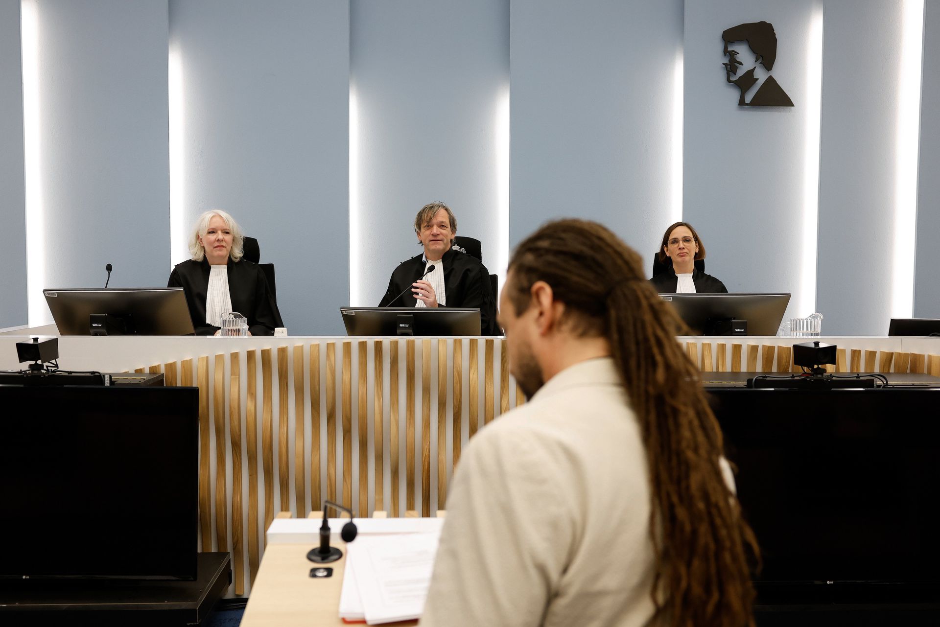 Willem Engels verzoek om nieuwe rechters is afgewezen - NRC