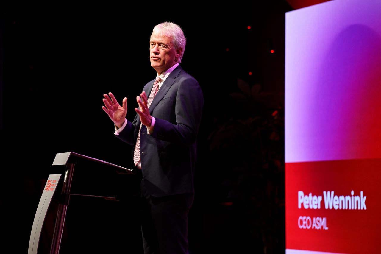 ASML-topman over export naar China: ‘Wij hebben al genoeg ingeleverd’ - NRC