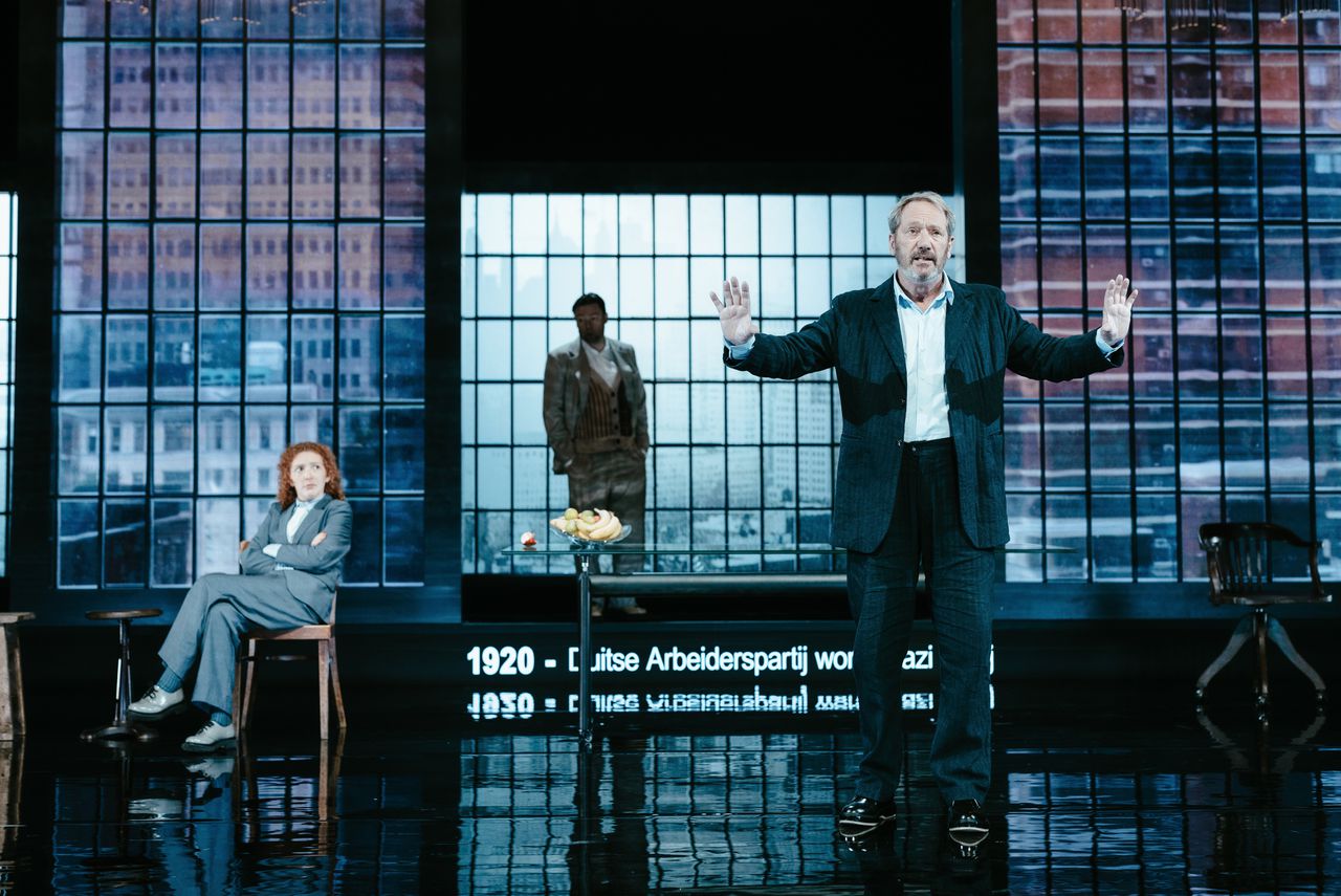 ‘Lehman Trilogy’ door ITA biedt geweldige acteurs, maar over de ...