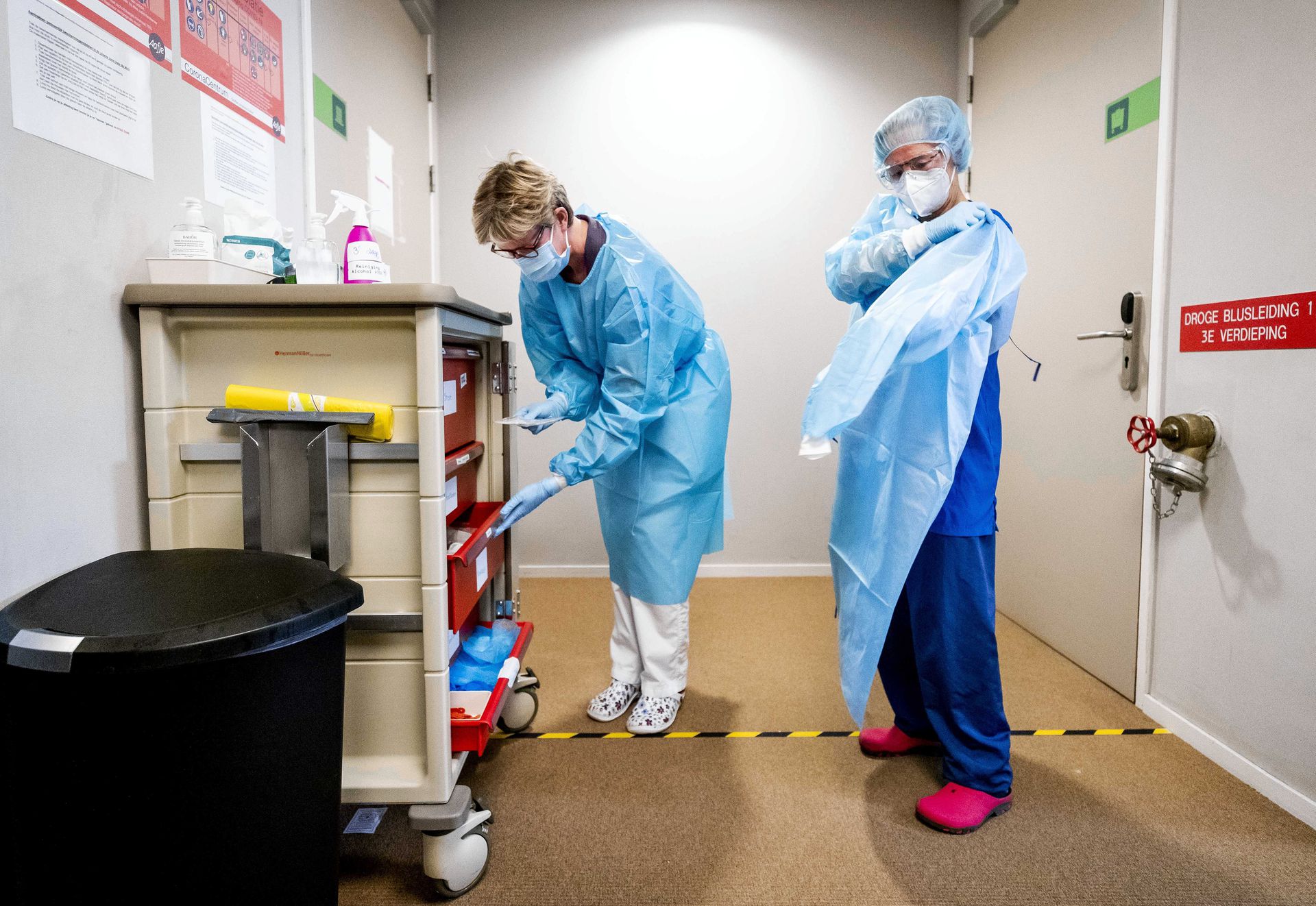 Stichting IZZ vergoedt eigen risico voor zorgmedewerkers met Covid-19 - NRC