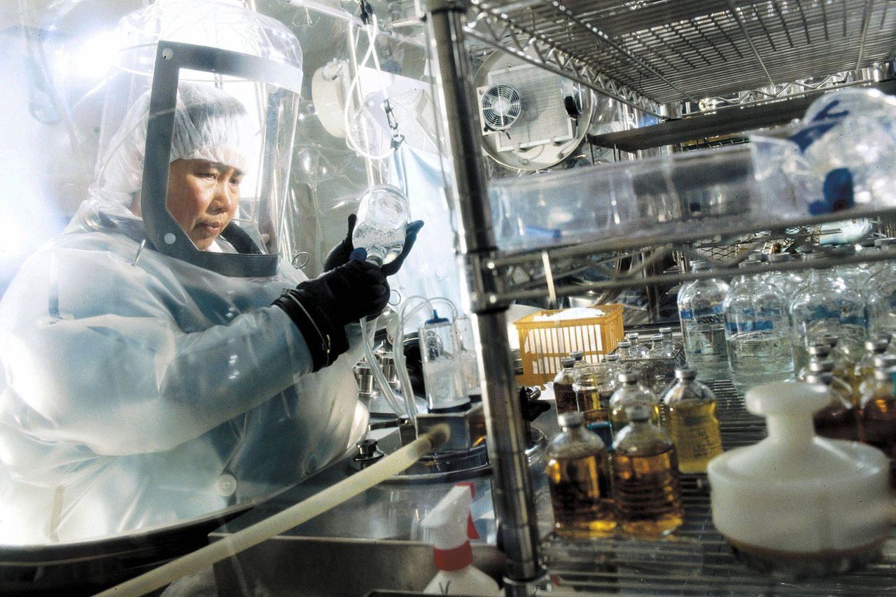 Middelgrote farmaceuten zijn te klein - NRC